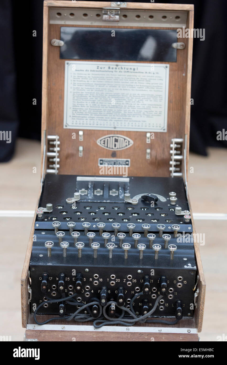 Engima machine hi-res stock photography and images - Alamy
