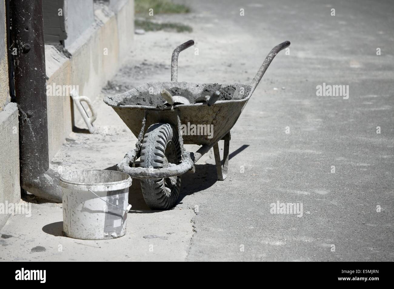 Barrow construction hi-res stock photography and images - Alamy