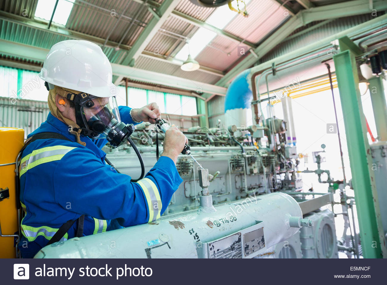 Fixing equipment hi-res stock photography and images - Alamy