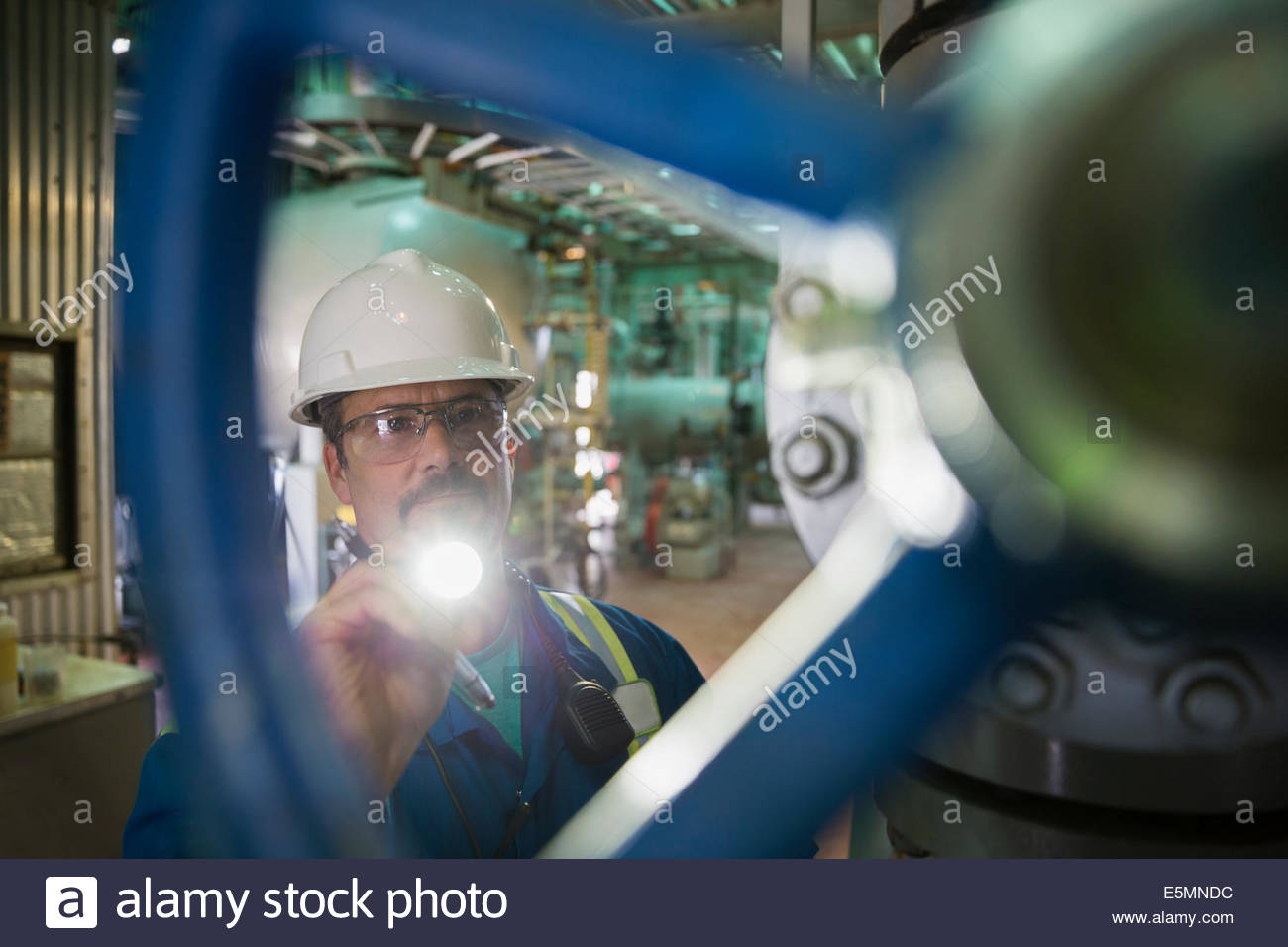 Inspecting equipment hi-res stock photography and images - Alamy