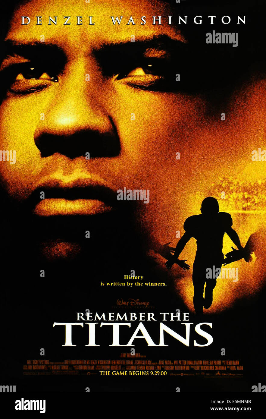 REMEMBER THE TITANS, Denzel Washington, 2000. ©Walt Disney Co./Courtesy ...