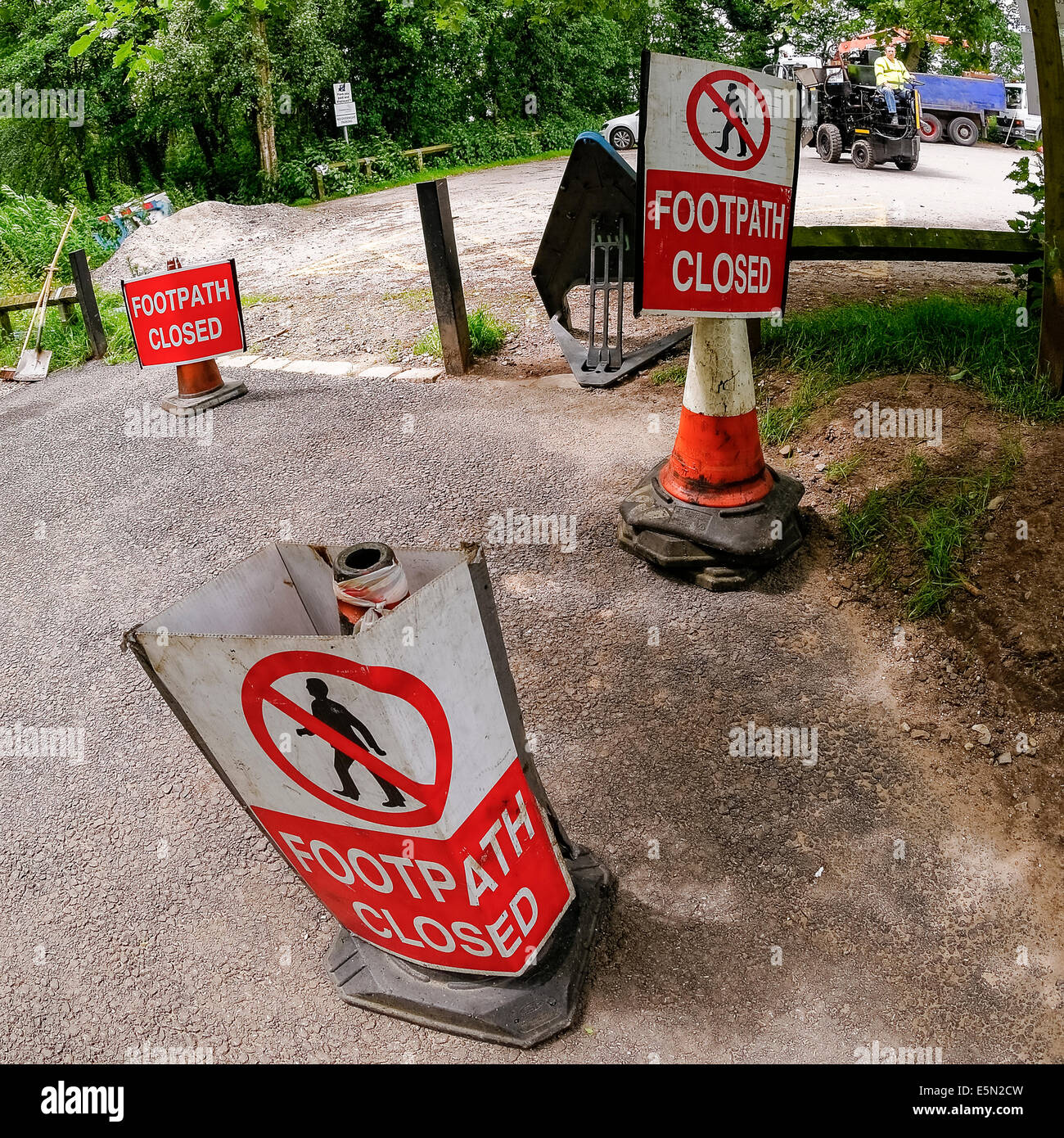 Closed signs hi-res stock photography and images - Alamy