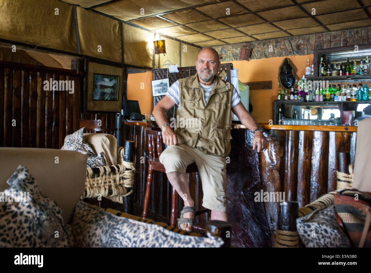 Safari jacket hi-res stock photography and images - Alamy