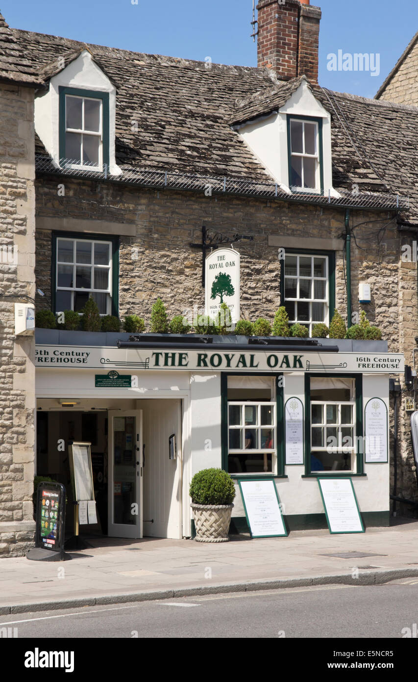 Royal oak witney hi-res stock photography and images - Alamy