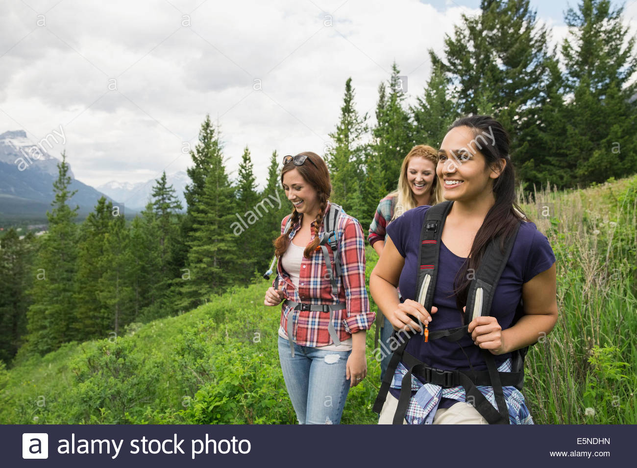 Hiking on mountains hi-res stock photography and images - Alamy