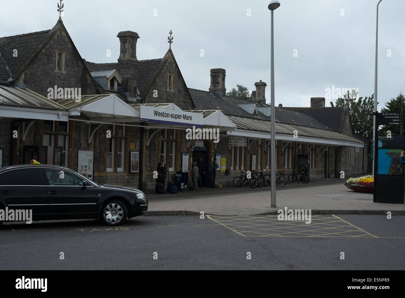 Weston super mare station hi-res stock photography and images - Alamy