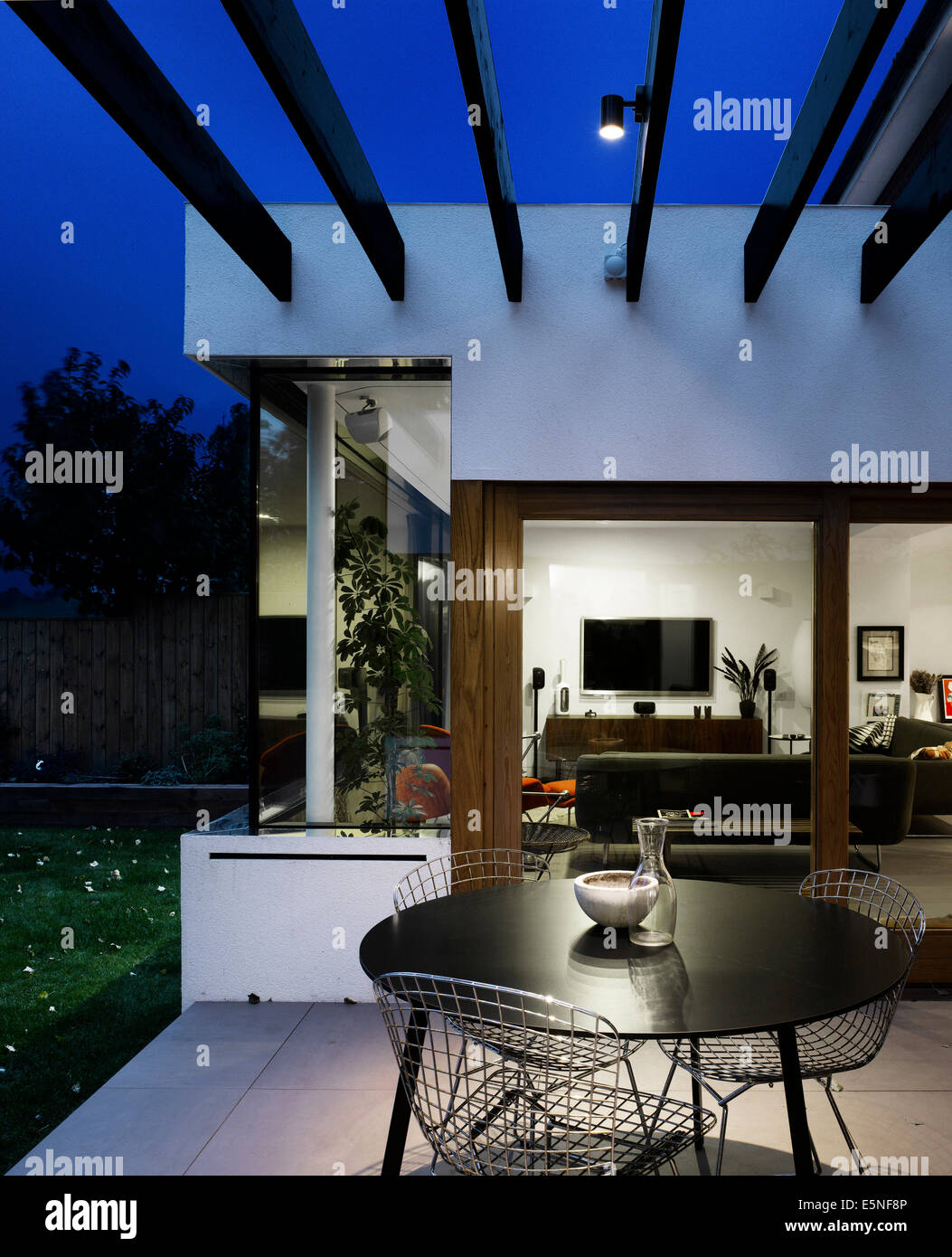 Barnet london houses hi-res stock photography and images - Alamy