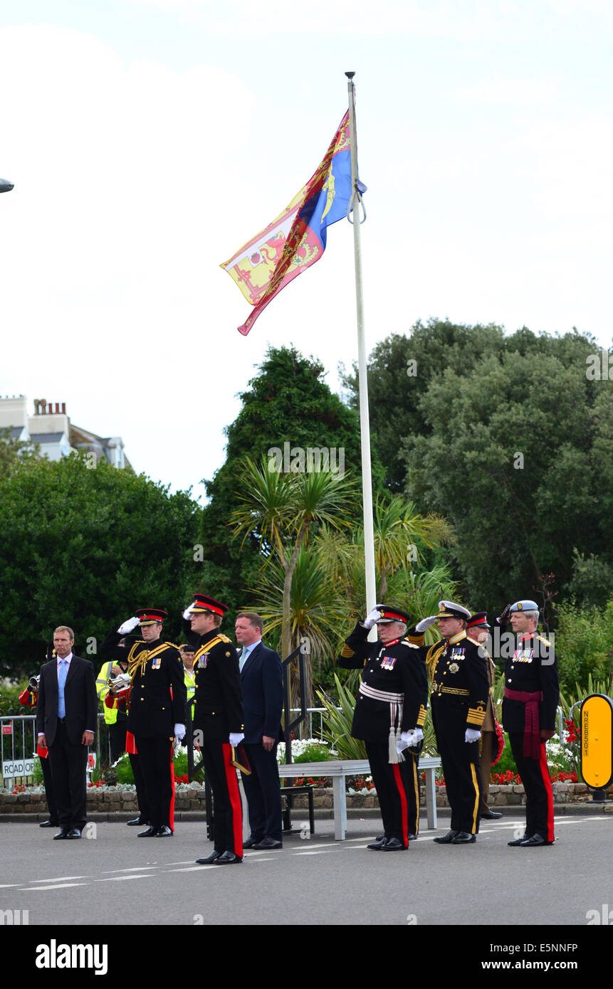 Prince Harry officially unveils the First World War memorial arch in ...