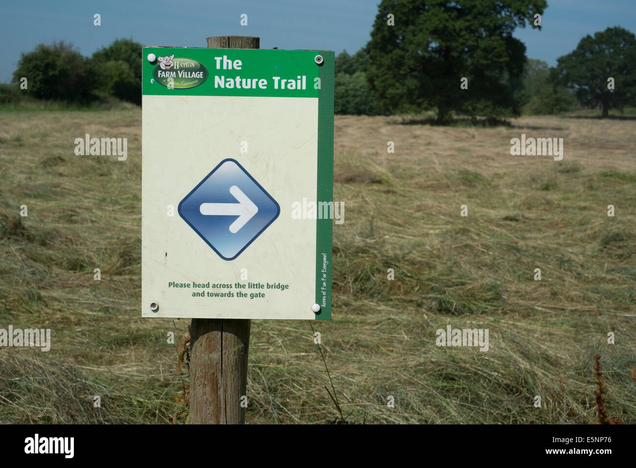Nature trail sign on farmland Stock Photo - Alamy