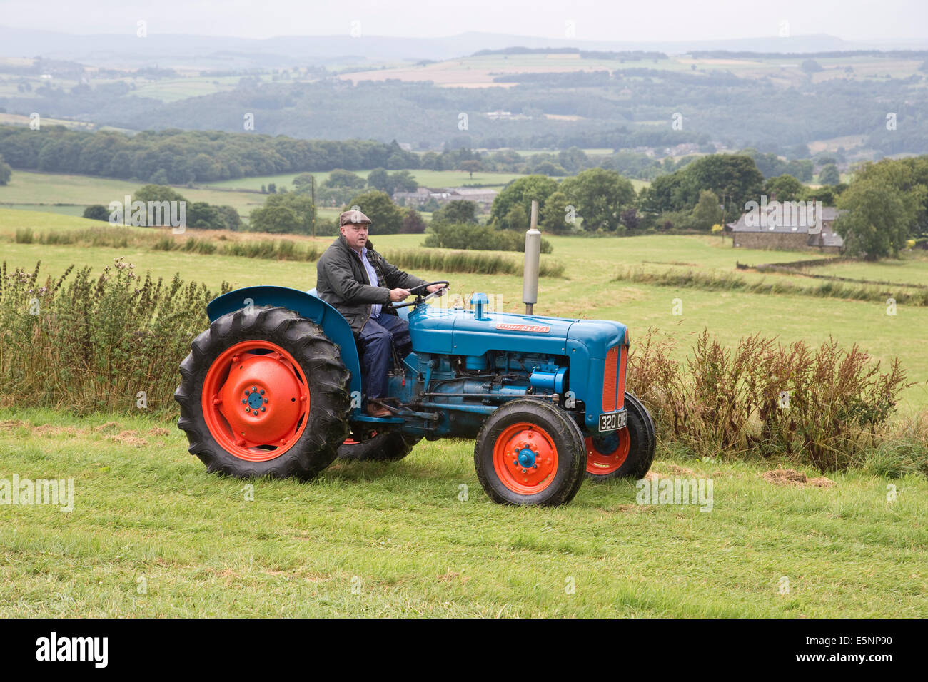 Fordson dexta vintage tractor hi-res stock photography and images - Alamy