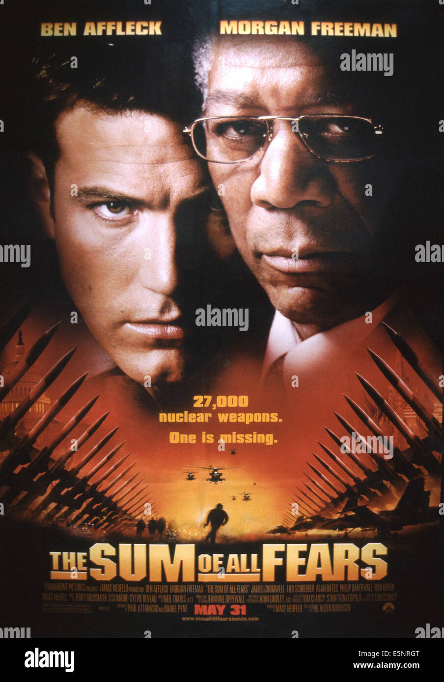 The sum of all fears 2002 ben affleck hi-res stock photography and ...