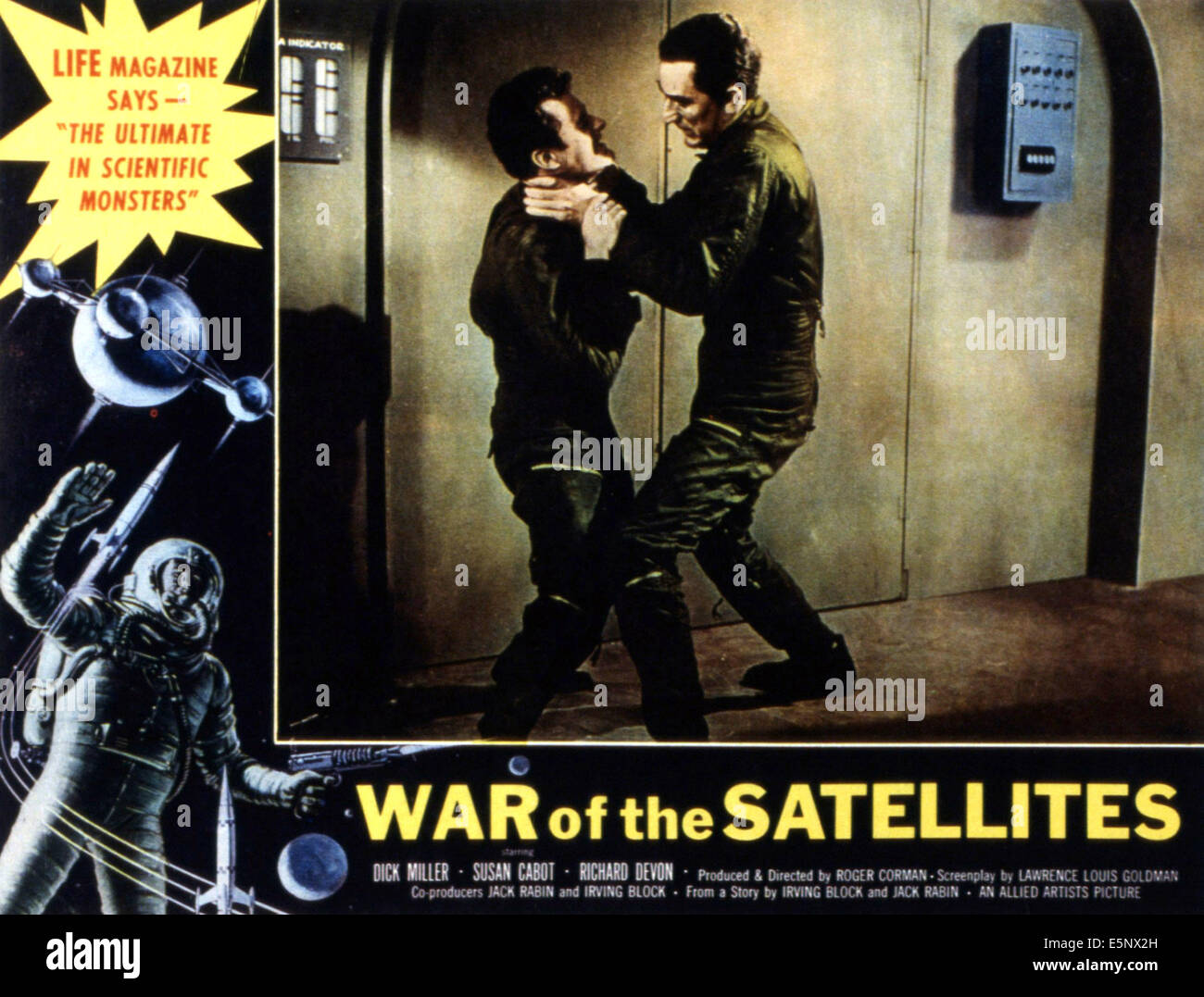WAR OF THE SATELLITES, Dick Miller, Richard Devon, 1958 Stock Photo - Alamy