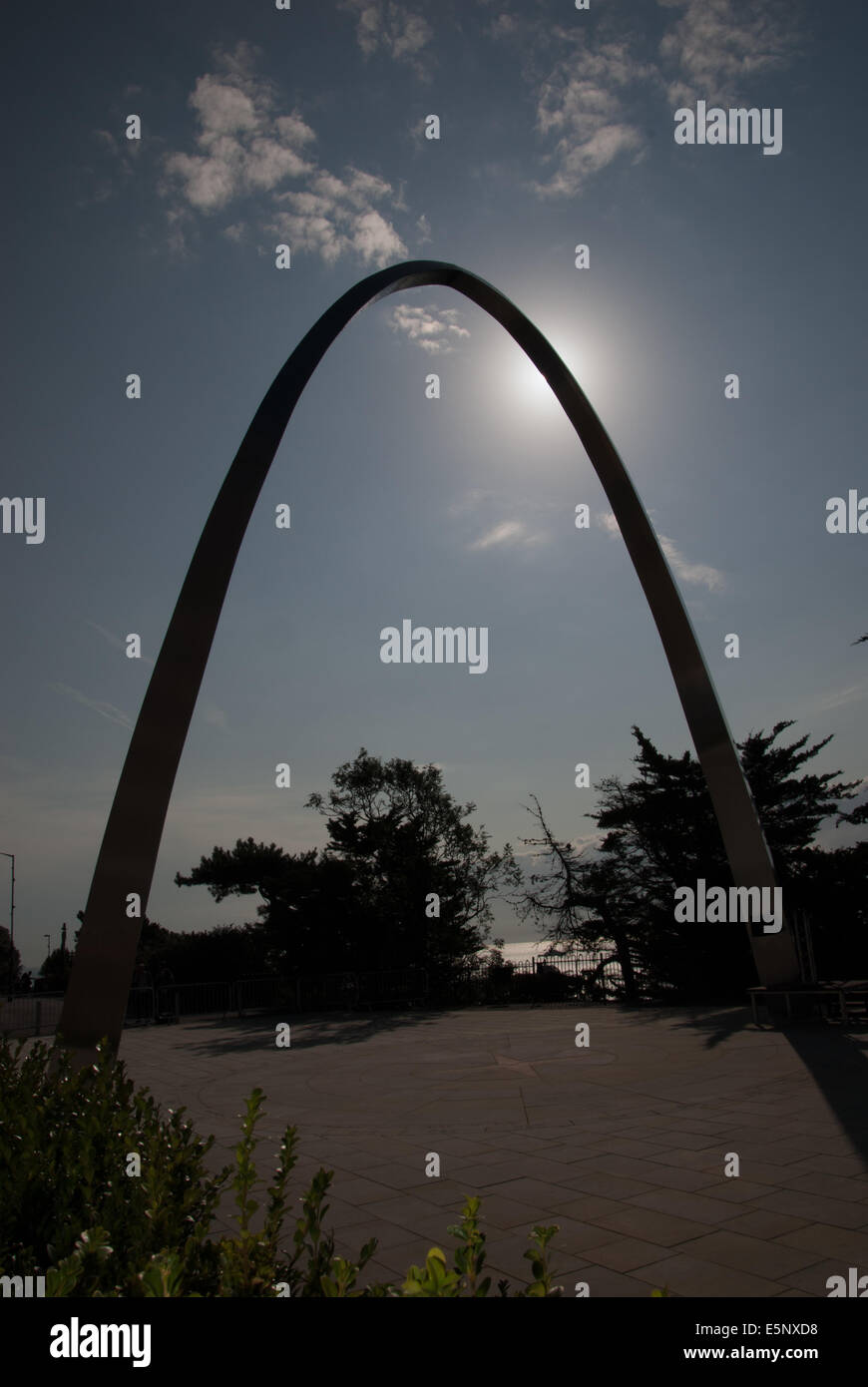 Prince Harry officially unveils the First World War memorial arch in ...