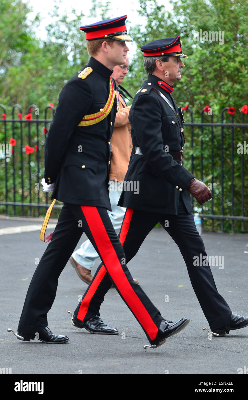 Prince Harry officially unveils the First World War memorial arch in ...