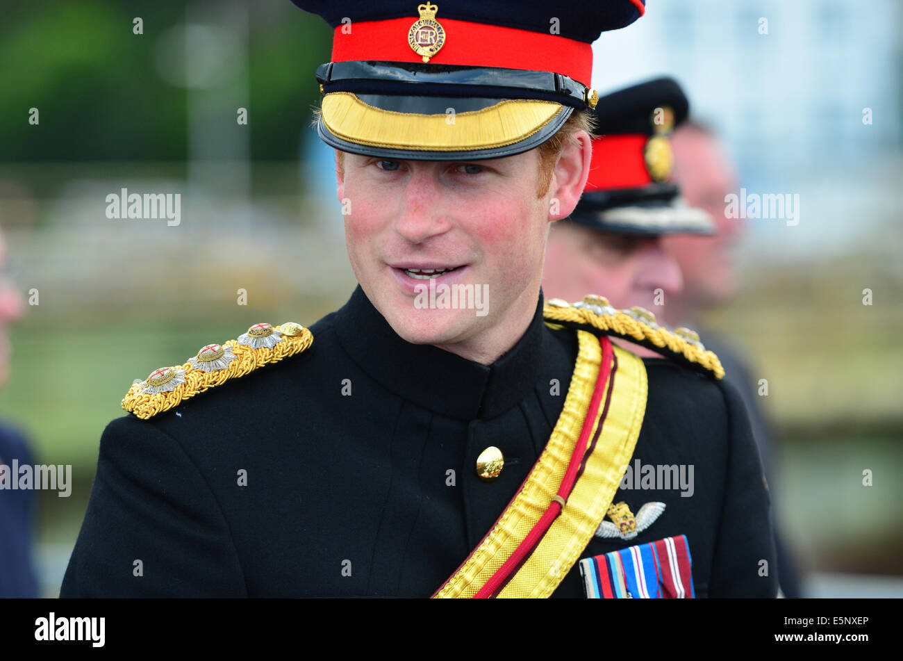 Prince Harry officially unveils the First World War memorial arch in ...