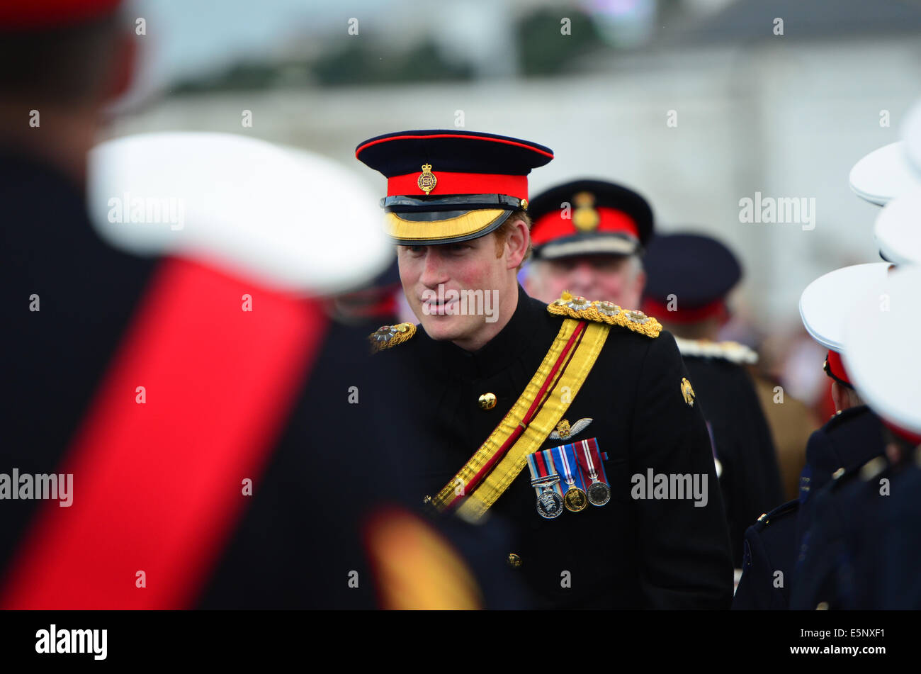Prince Harry officially unveils the First World War memorial arch in ...