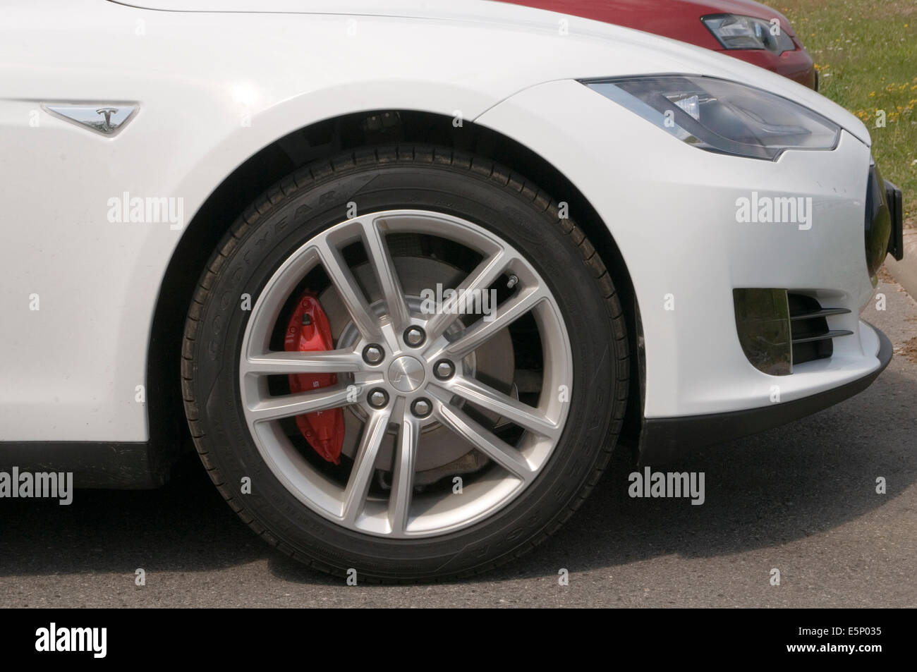 tesla car cars model s electric vehicle vehicles premium salon luxury ...