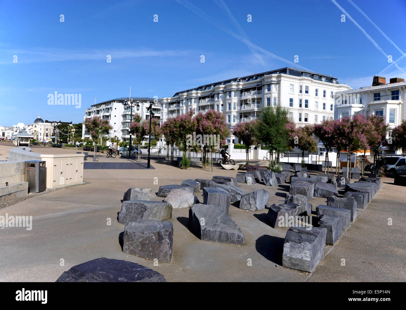 Worthing seafront hi-res stock photography and images - Alamy