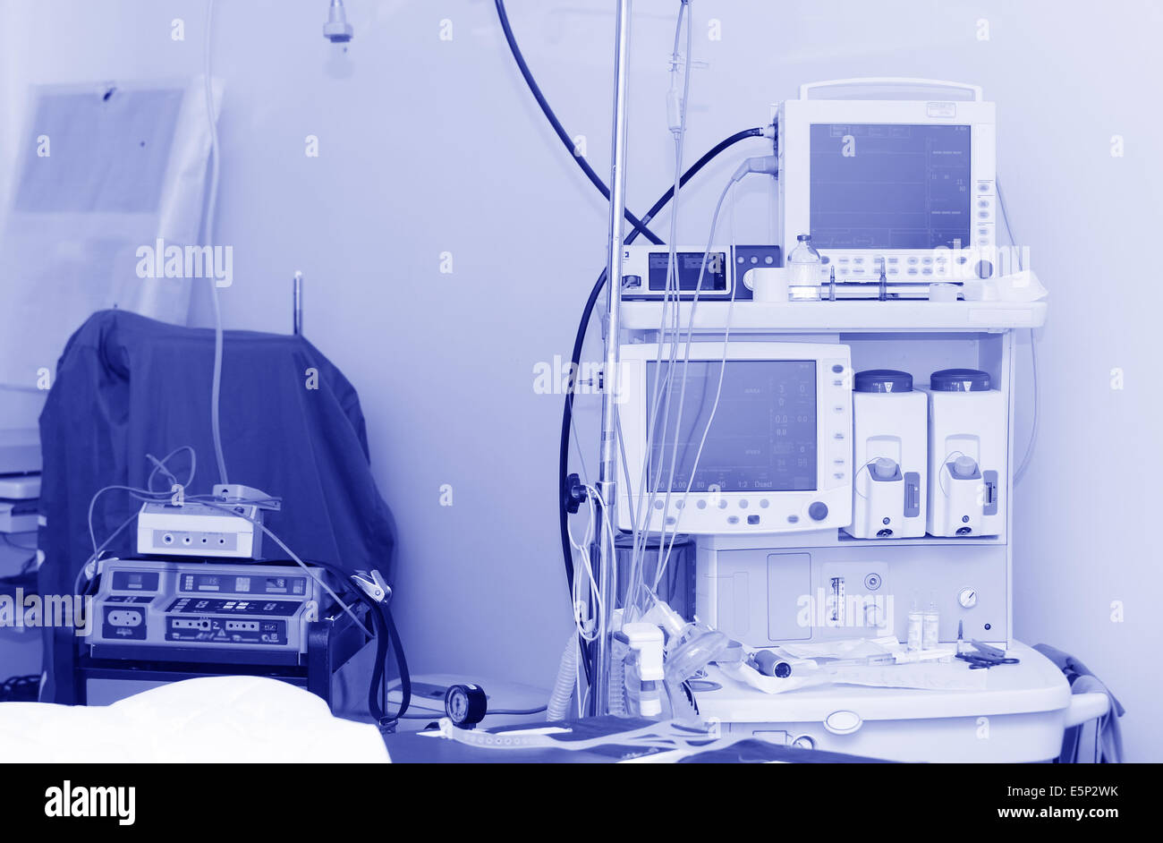 Electrocardiogram in operation room Stock Photo - Alamy