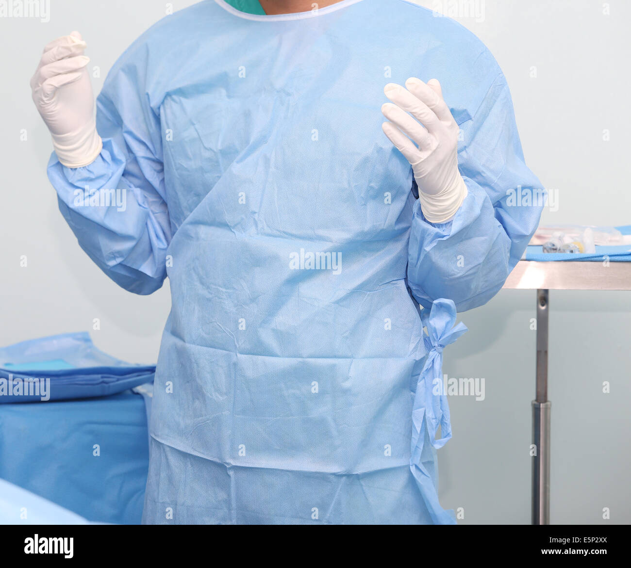 surgeon in uniform on operation room Stock Photo - Alamy
