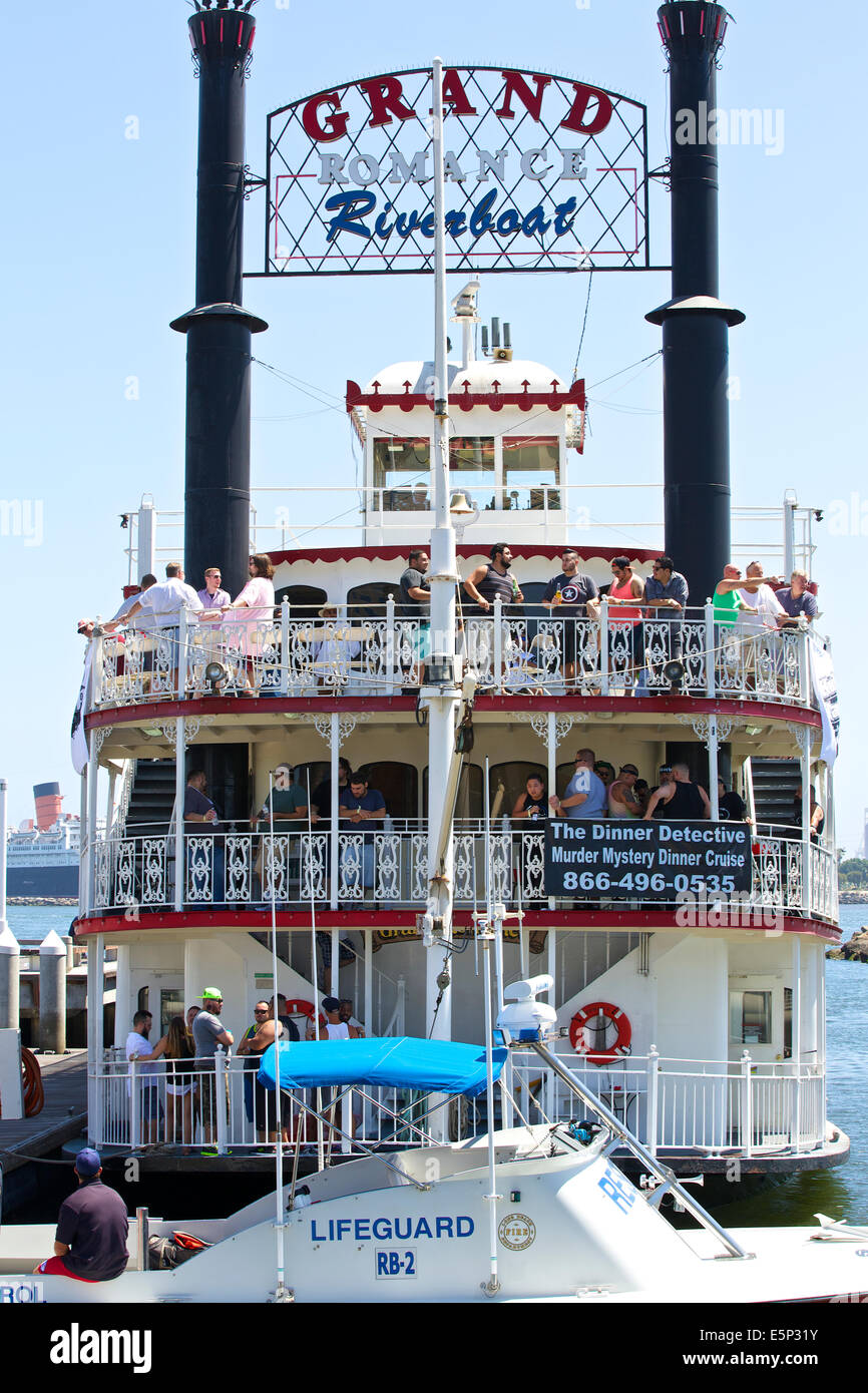 Shoreline village scene rainbow harbour long beach hi-res stock ...