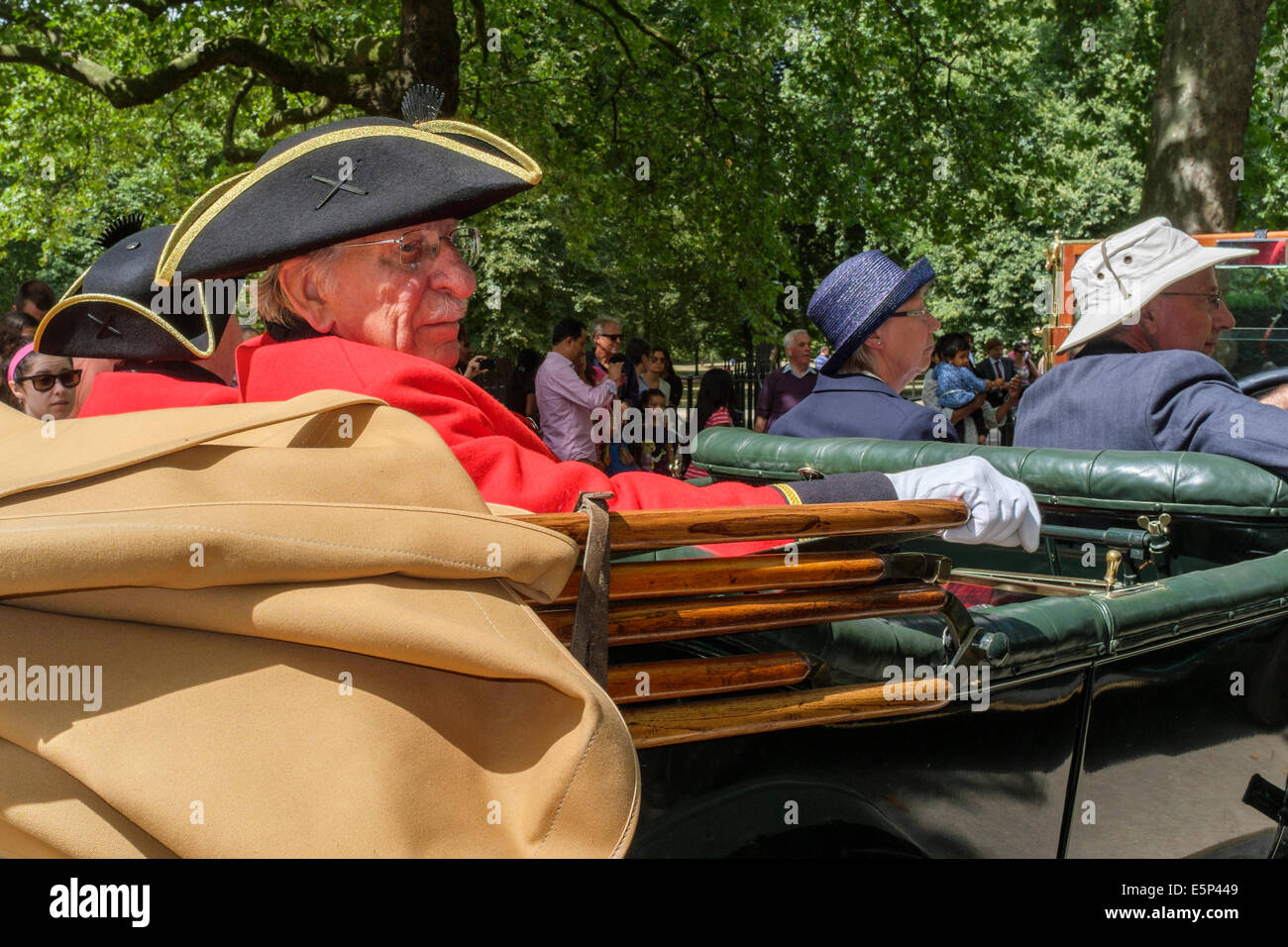 Edwardian era parade hi-res stock photography and images - Alamy