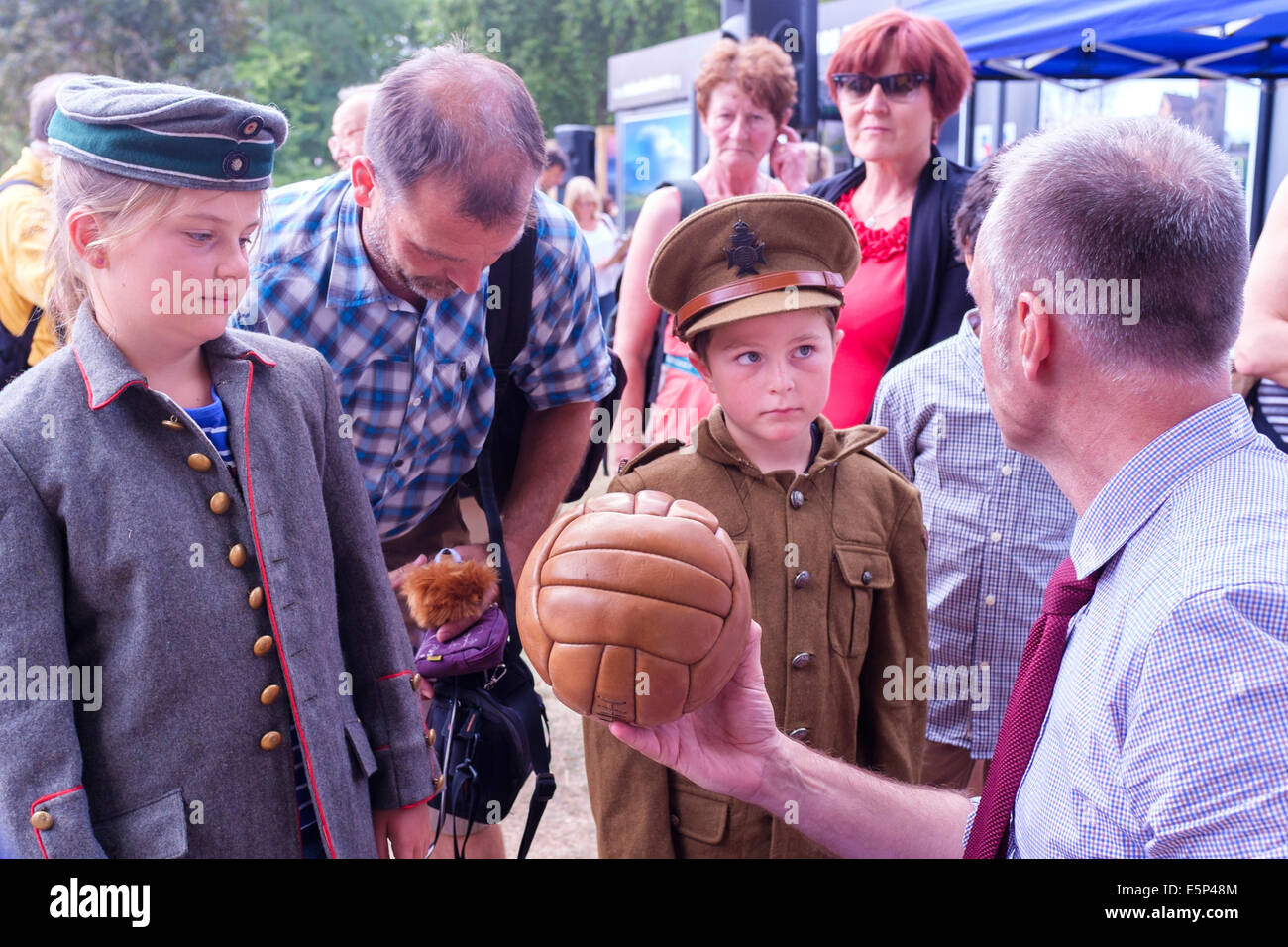 Ww1 uniforms hi-res stock photography and images - Alamy