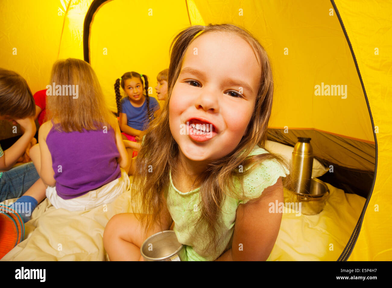 Six girls hi-res stock photography and images - Alamy