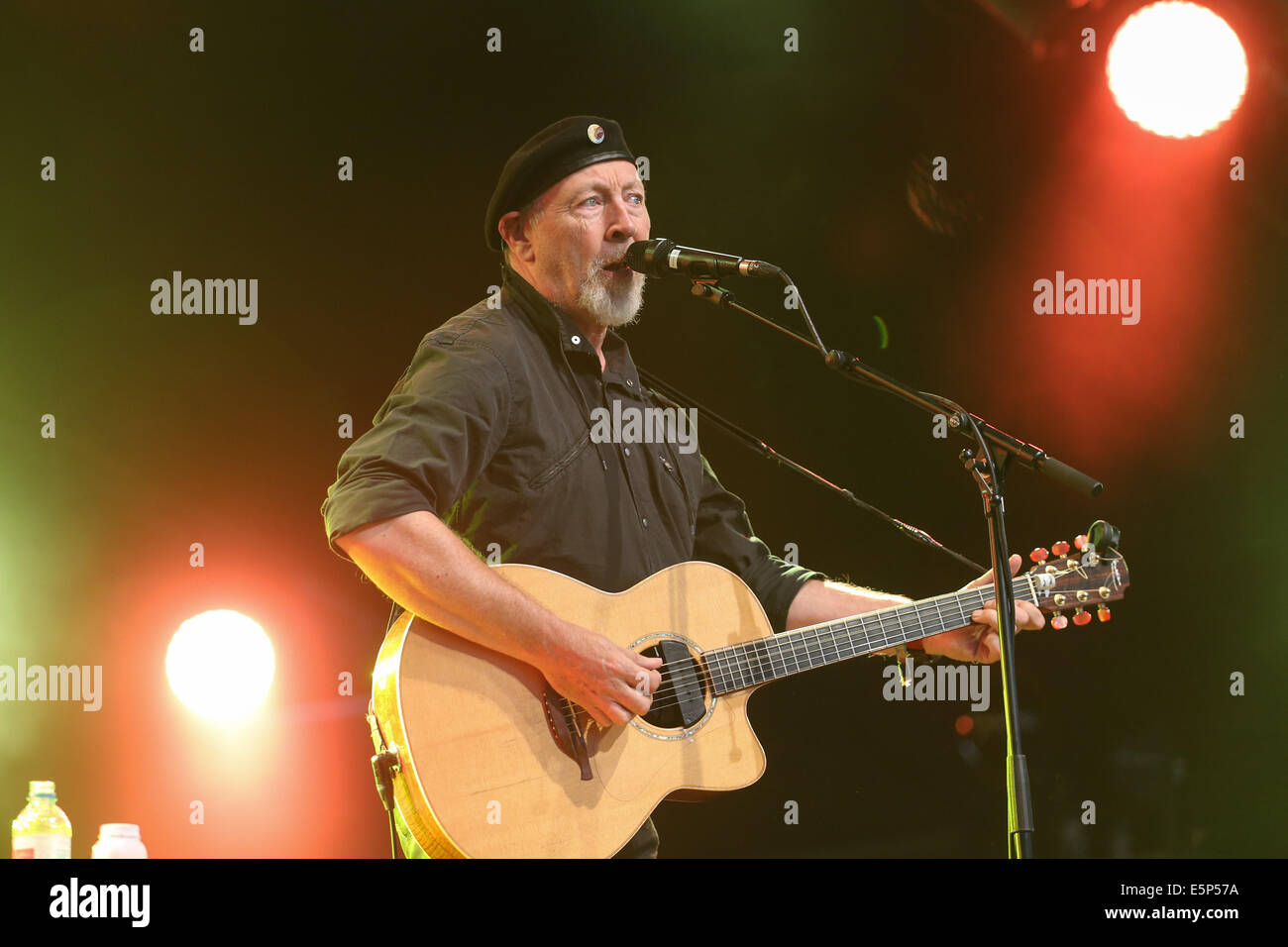 Richard thompson singer hi-res stock photography and images - Alamy