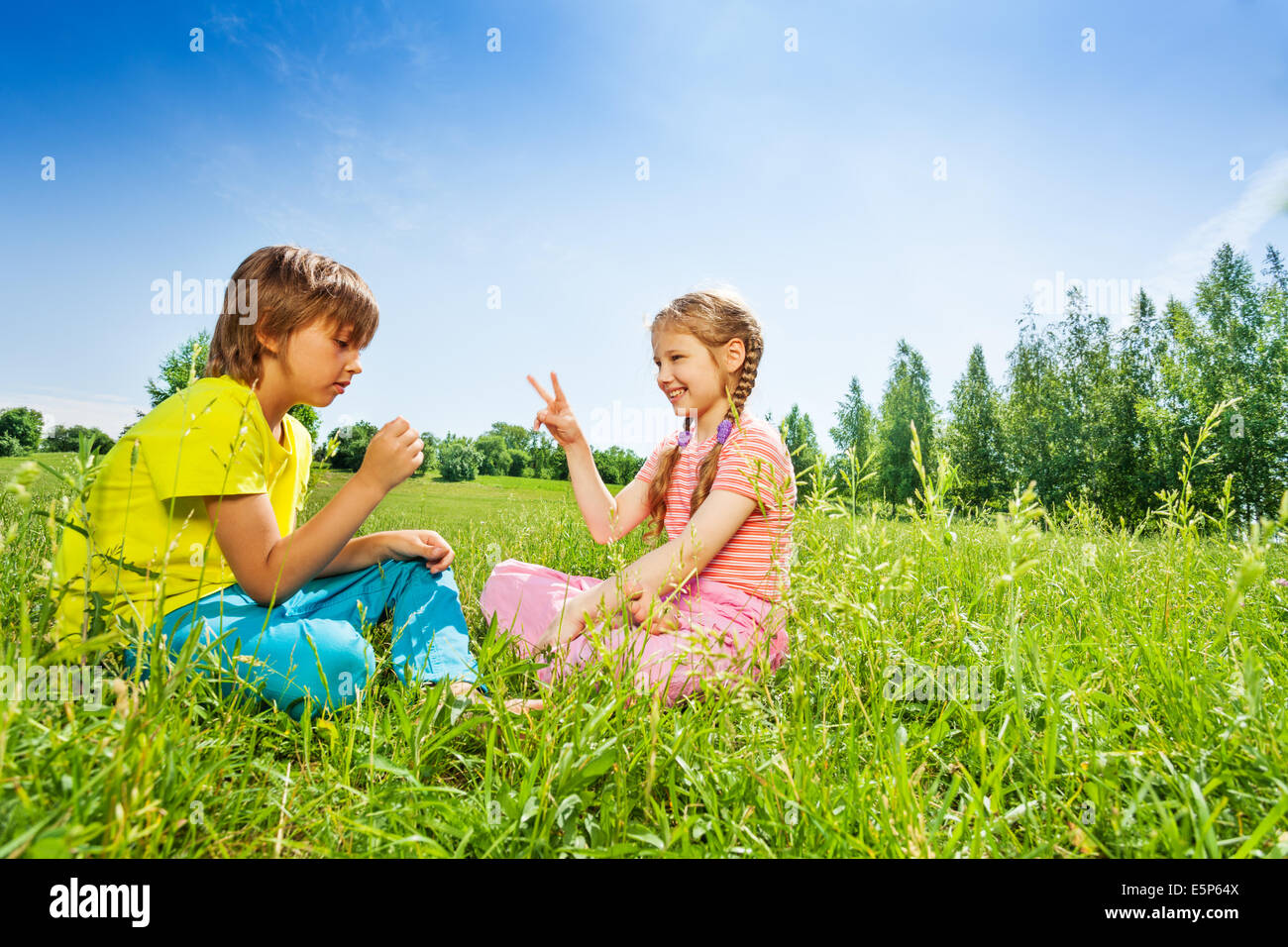 Rock paper scissors hi-res stock photography and images - Alamy