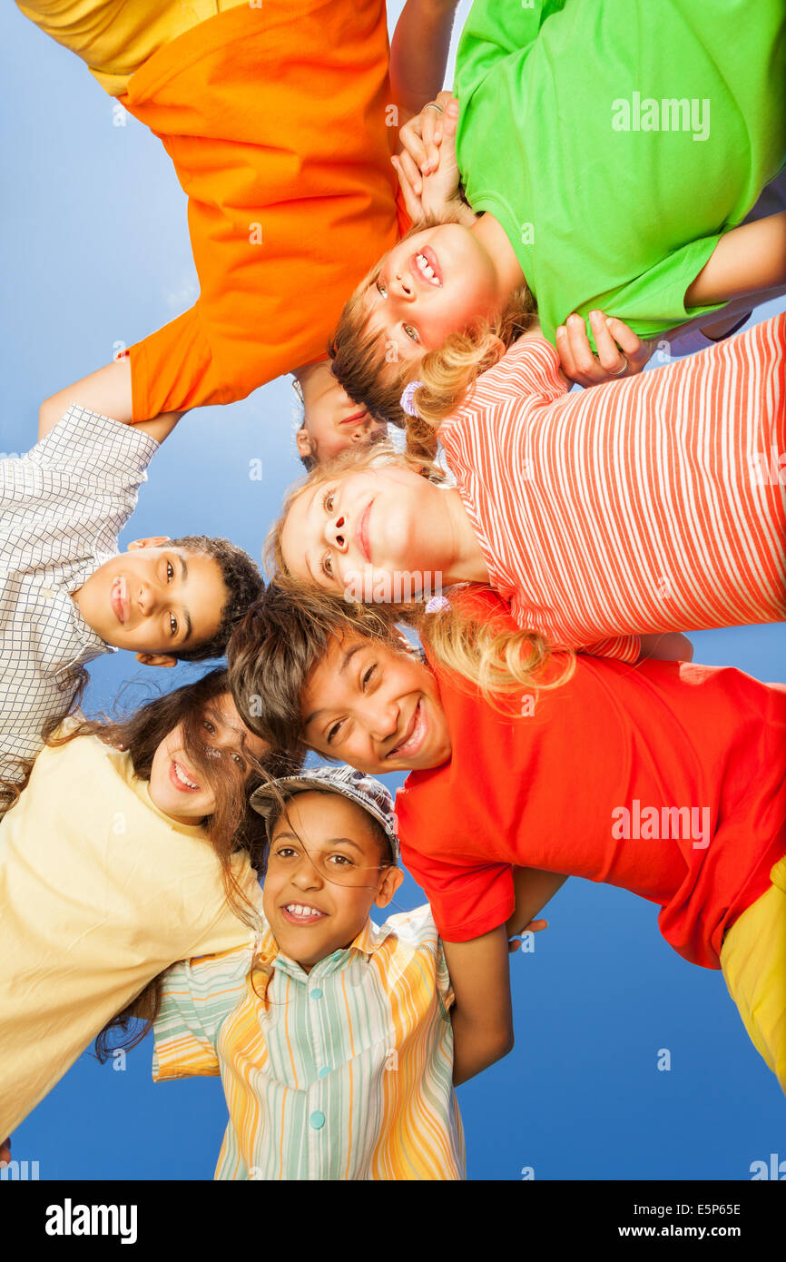 Happy kids circle diversity hi-res stock photography and images - Alamy