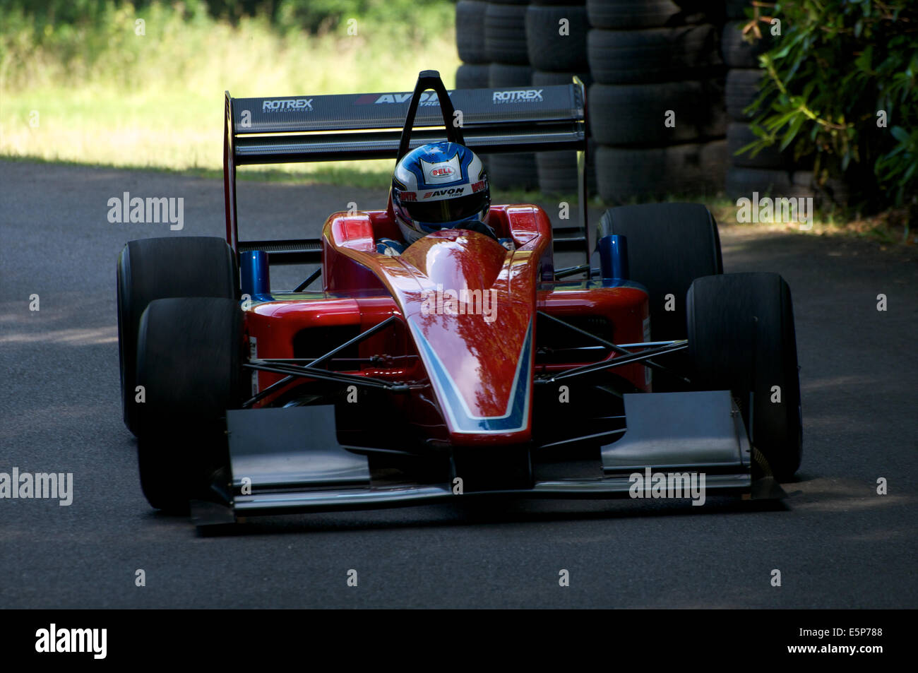Single seat racing and sportscars competing at Wiscombe Park hillclimb ...