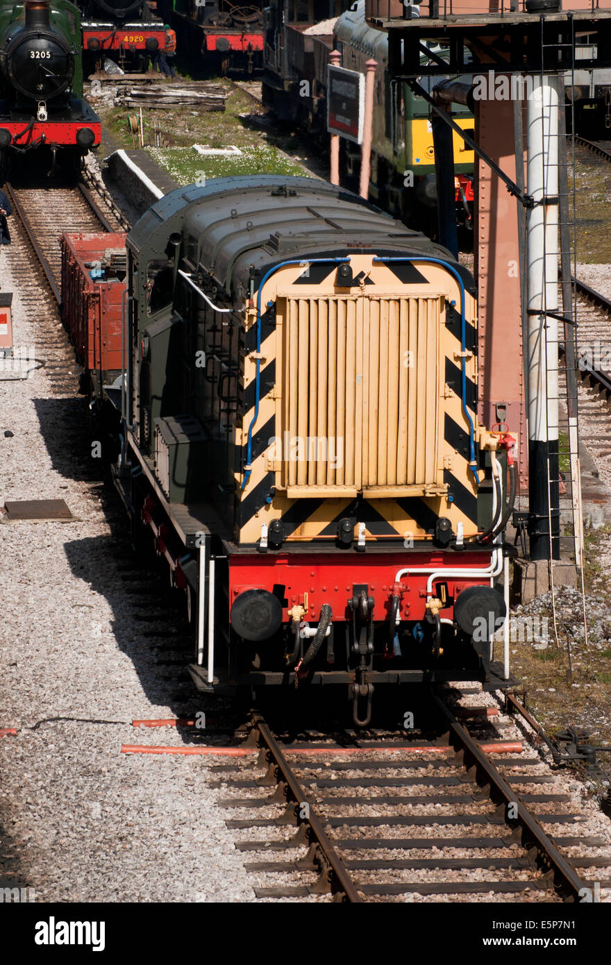 A Class 09 Diesel shunting locomotive at Buckfastleigh Station, Devon ...