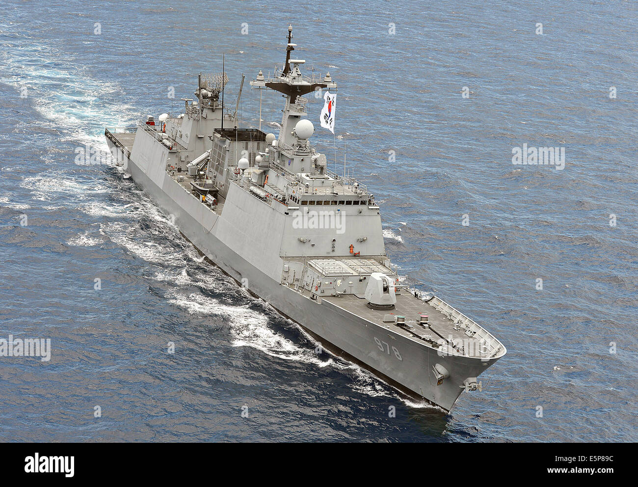 Republic of Korea Navy Chungmugong Yi Sun-sin class guided-missile ...