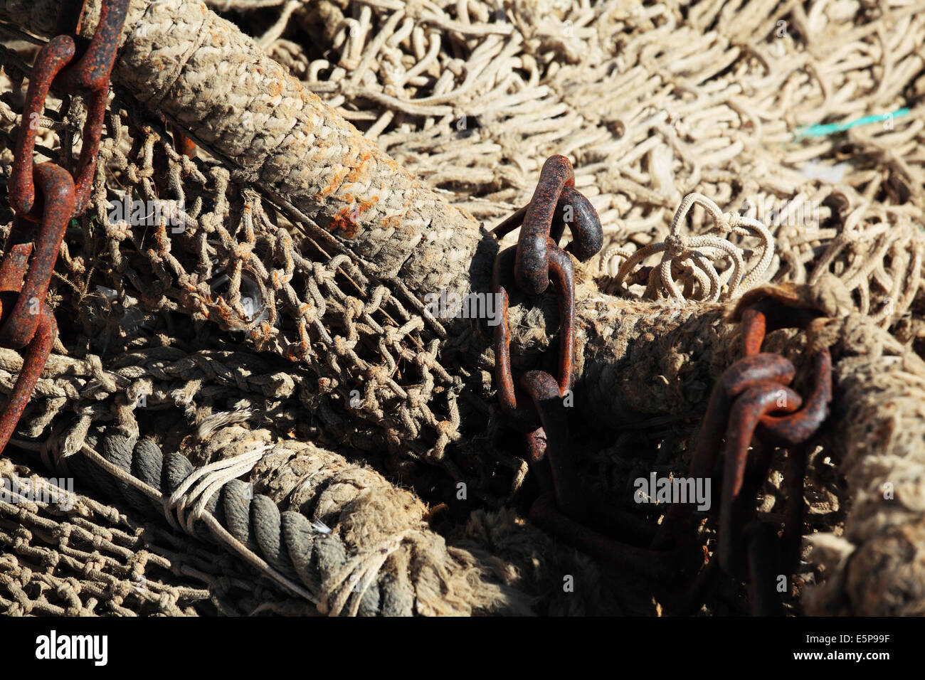 Knotted chain hi-res stock photography and images - Alamy