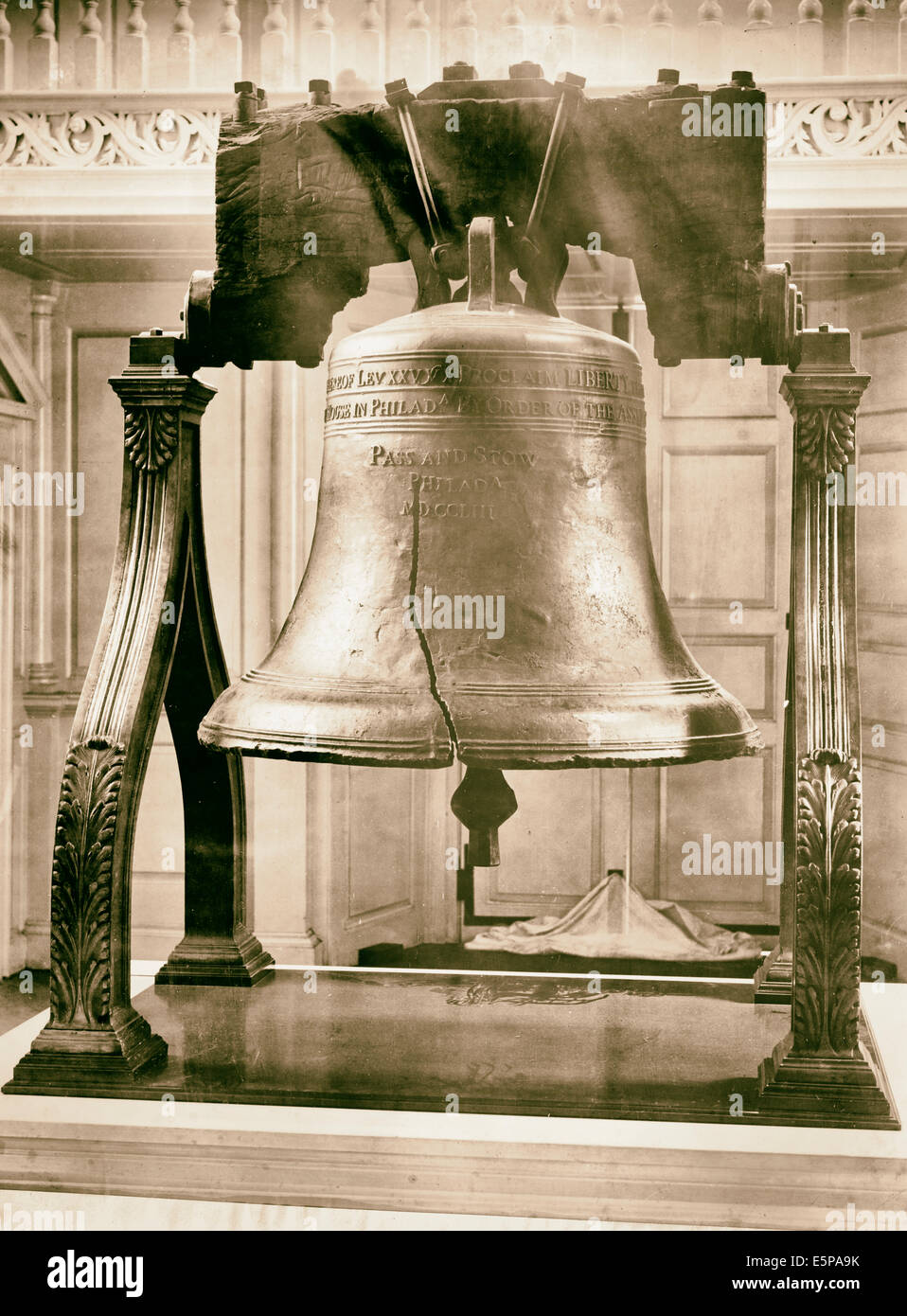 Liberty Bell, Independence Hall, Philadelphia, Pennsylvania, circa 1901 ...