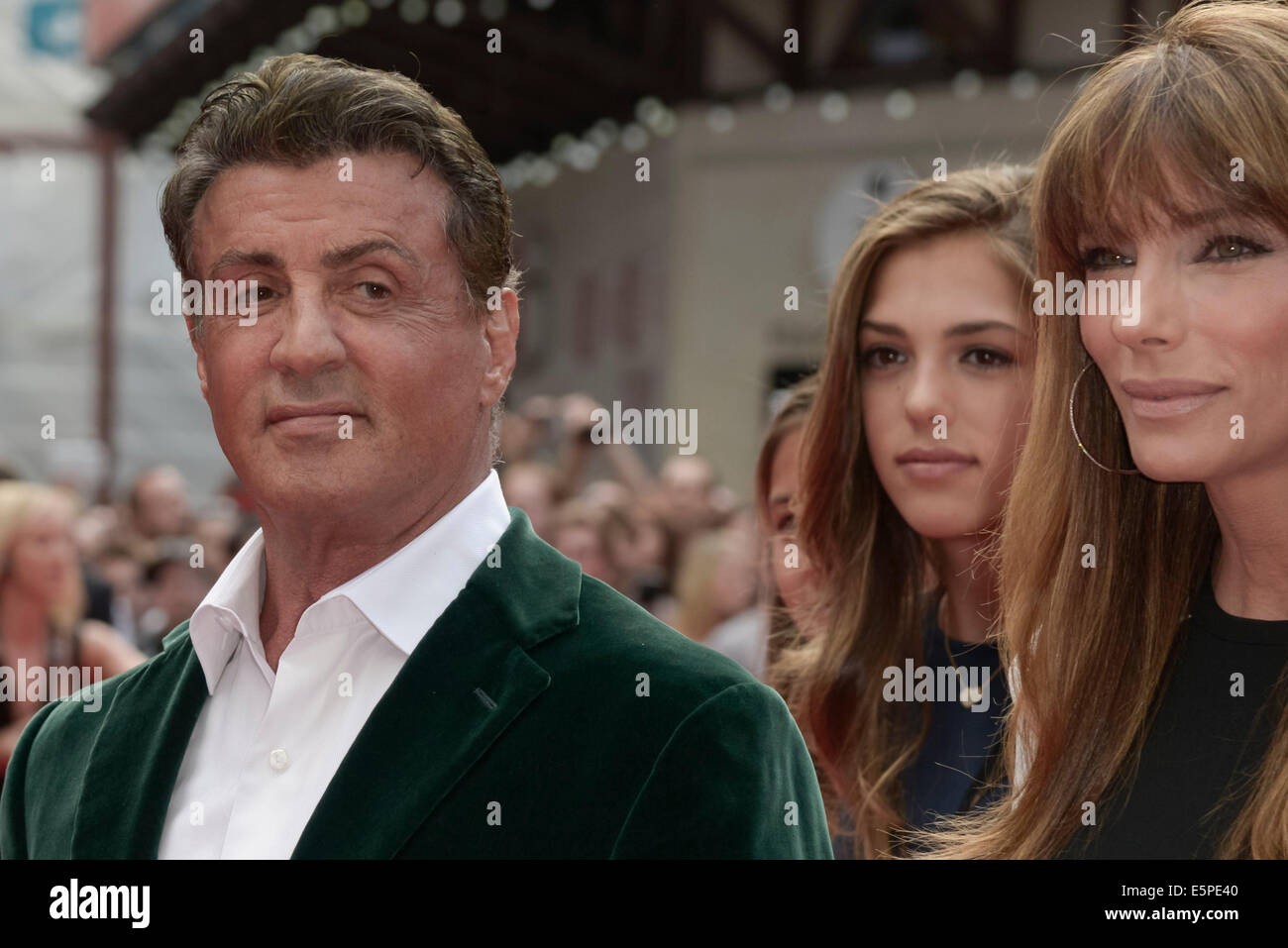 Julie Flavin's Instagram, Twitter & Facebook on IDCrawl