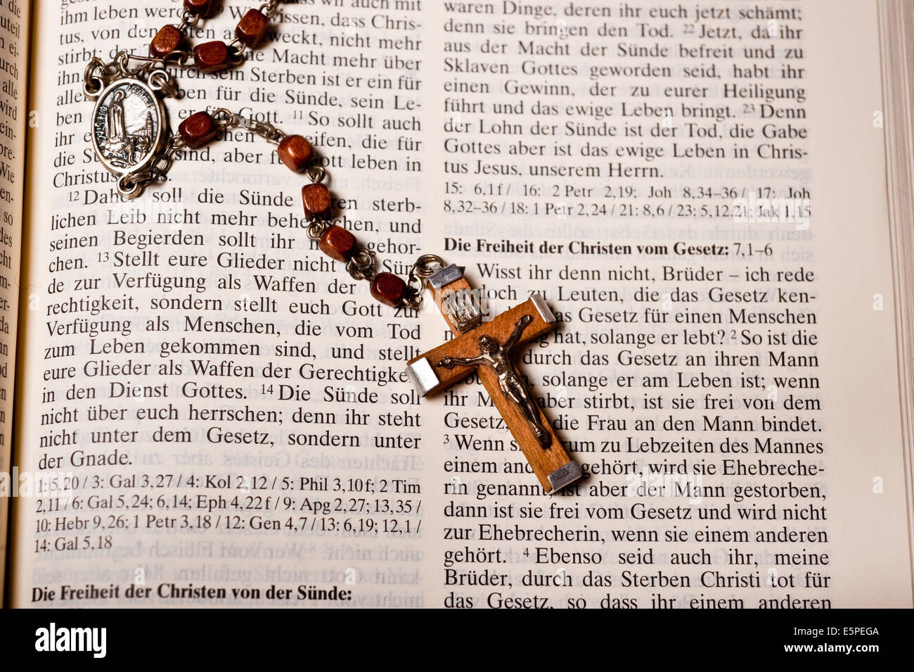 Cross read hi-res stock photography and images - Alamy