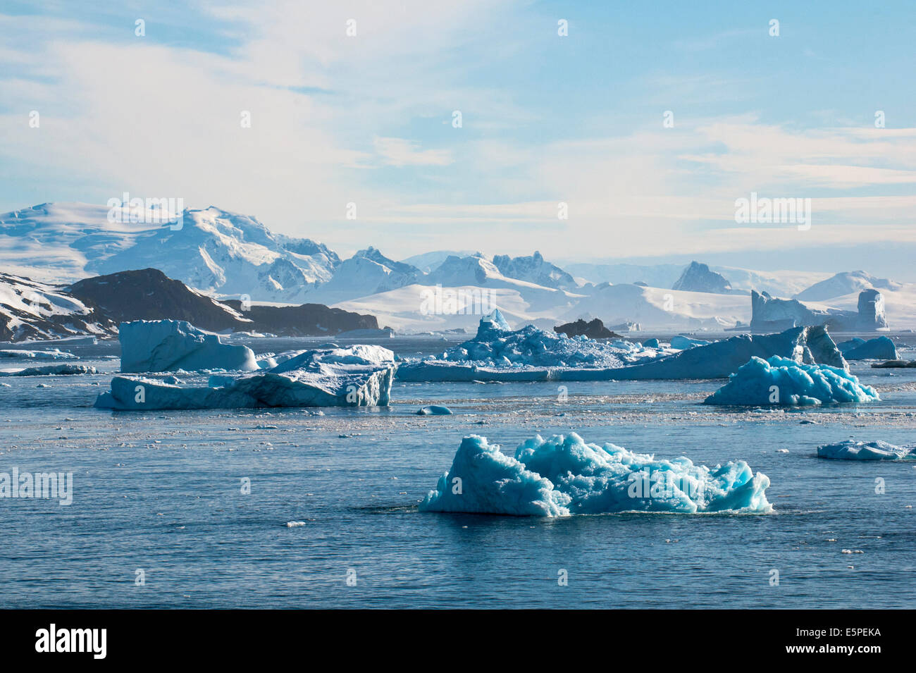 Glacier and icebergs, Cierva Cove, Chavdar Peninsula, Antarctica Stock ...