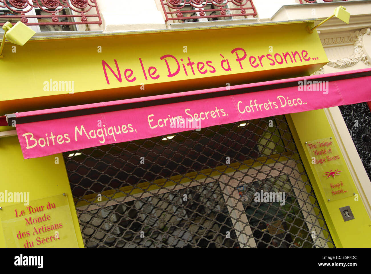 Magic shop paris hi-res stock photography and images - Alamy