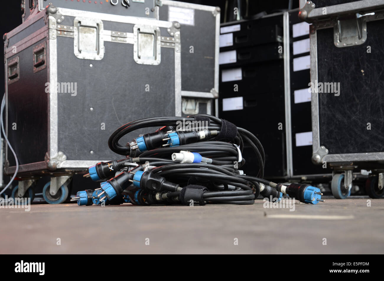 Roadie backstage at gig hi-res stock photography and images - Alamy