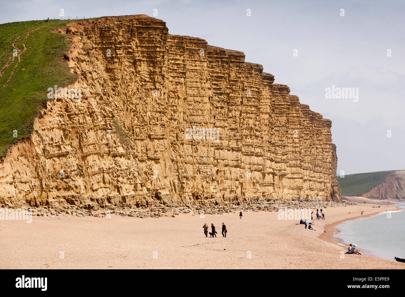 Cliff below hi-res stock photography and images - Alamy