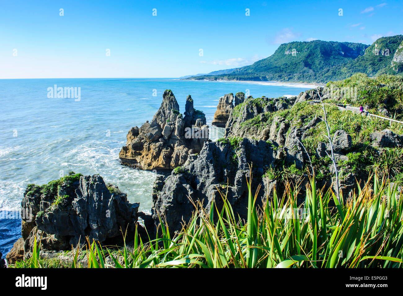 Formation sea rocks hi-res stock photography and images - Alamy
