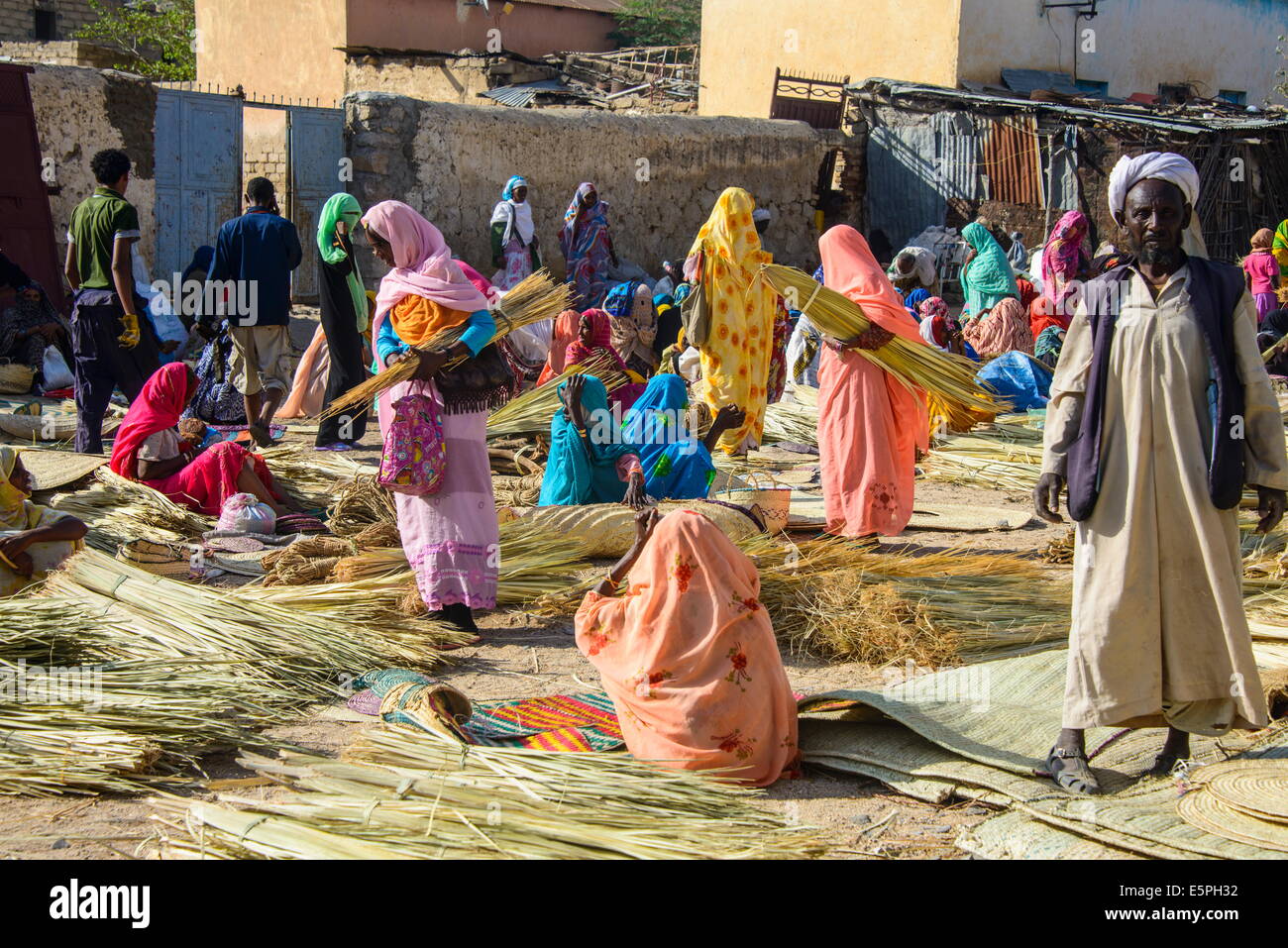 Women selling their goods at the colourful Monday market of Keren, Eritrea, Africa Stock Photo ...