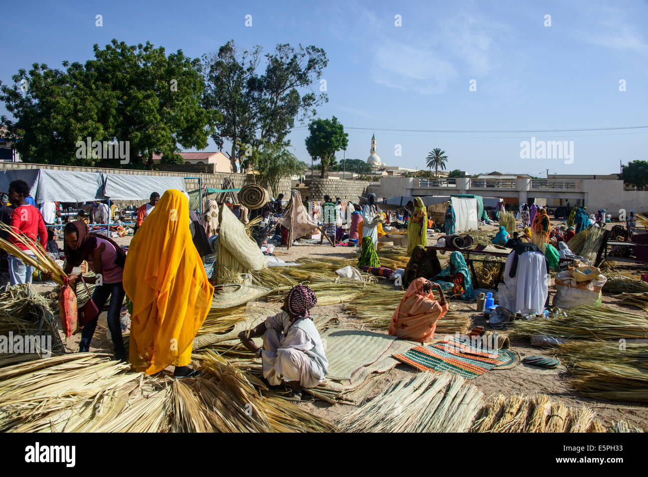 Women selling their goods at the colourful Monday market of Keren, Eritrea, Africa Stock Photo ...
