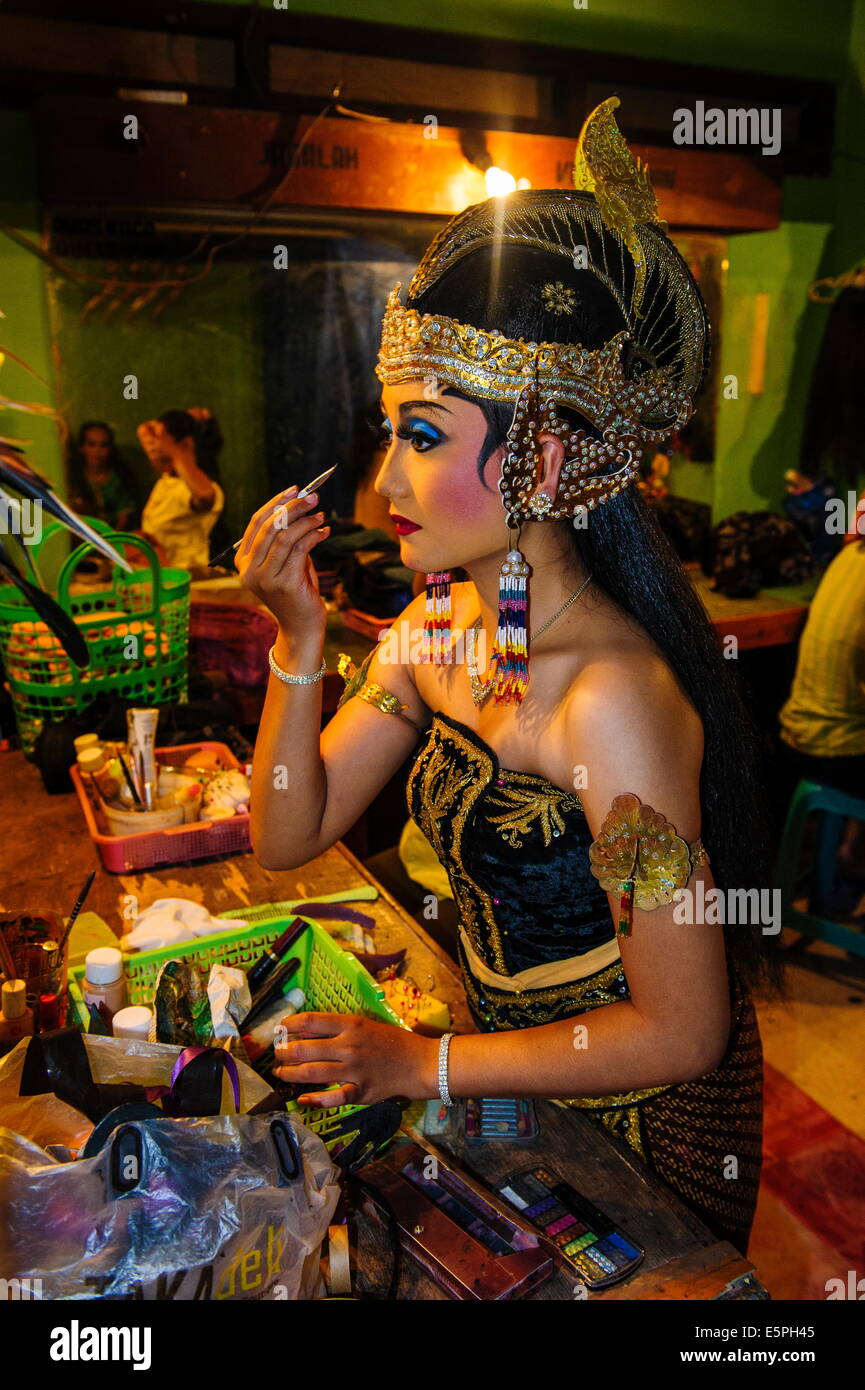 Female dancer preparing for a traditional Javanese dance, Yogyakarta ...