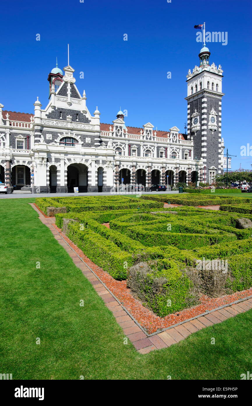 Edwardian railway station, Dunedin, Otago, South Island, New Zealand ...