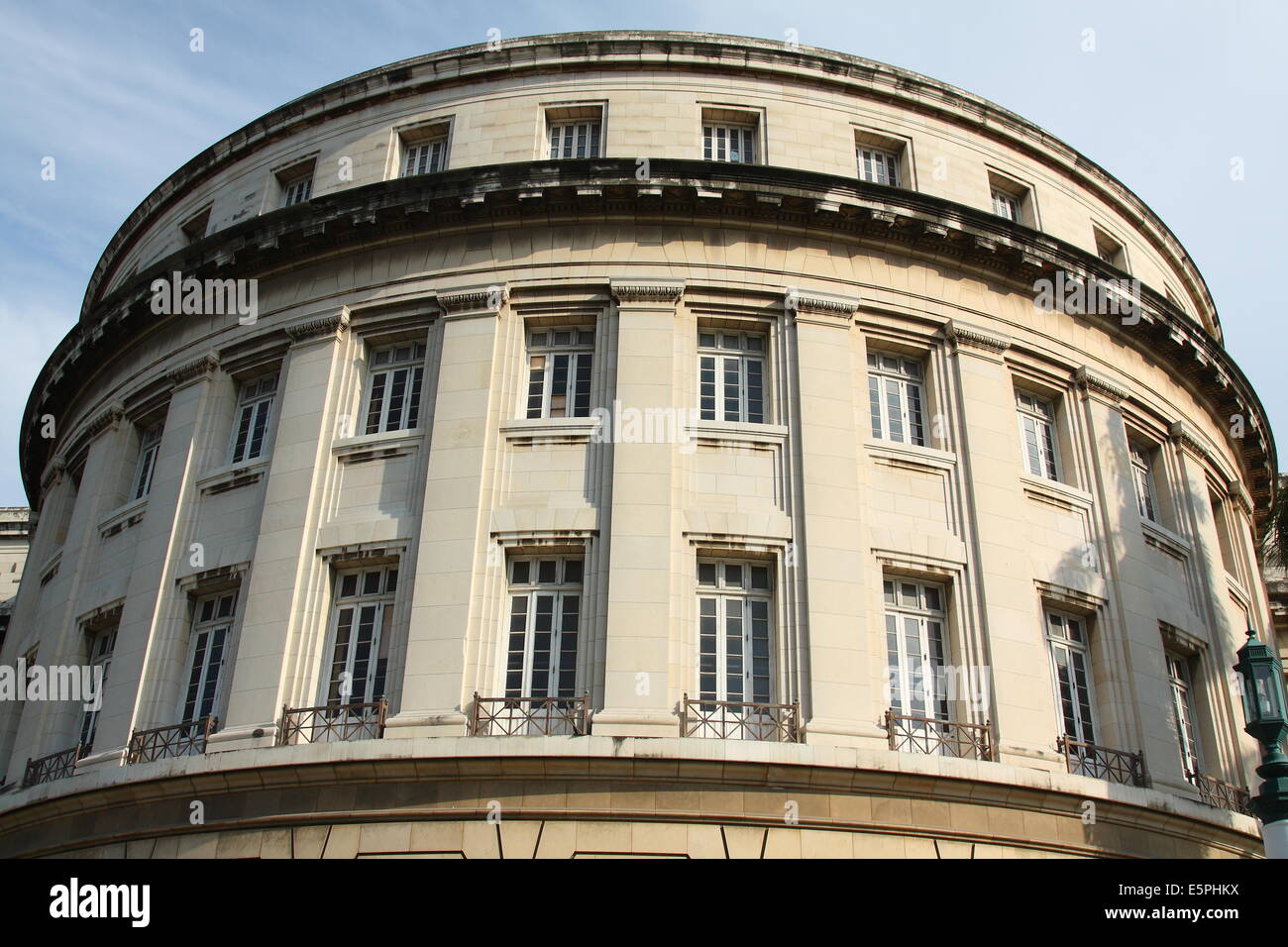Architecture of National Capitol Building (El Capitolio) in Havana ...