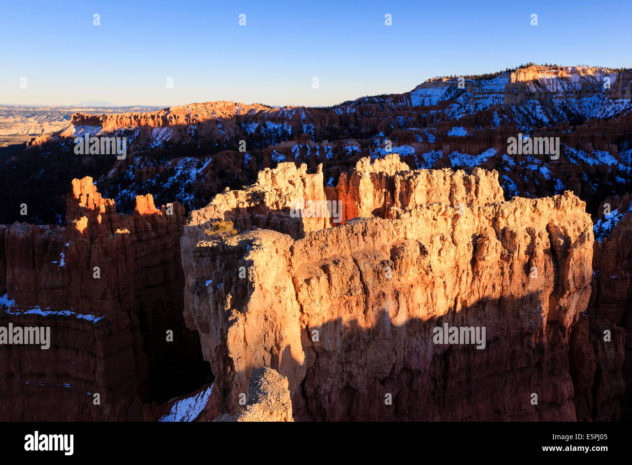 Sun lit snow hi-res stock photography and images - Alamy