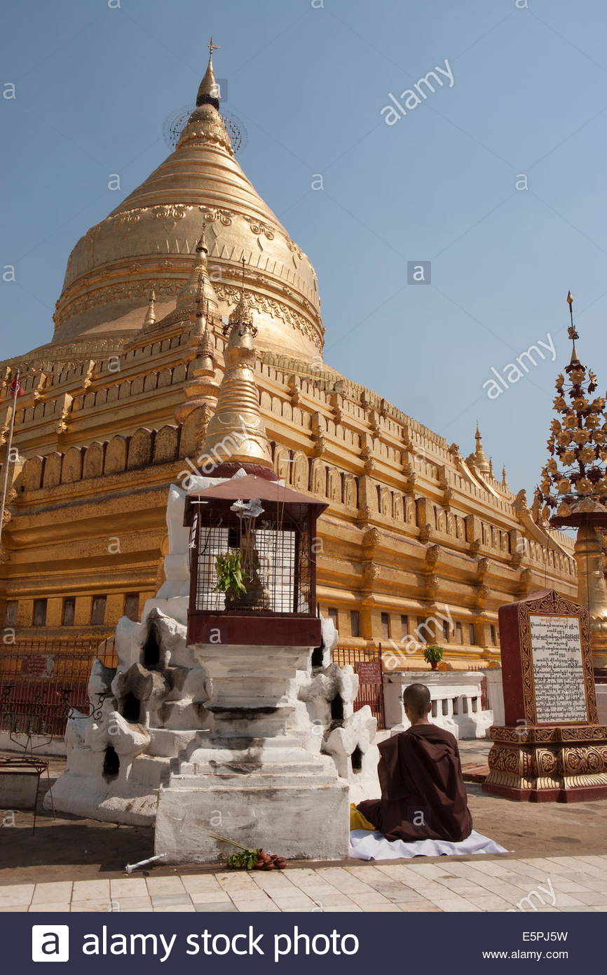 Buddhist Nun Meditating Stock Photos & Buddhist Nun Meditating Stock ...